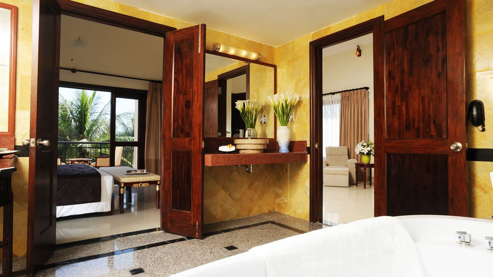 Informace o hotelu DIAMOND BAY RESORT & SPA 5 * (Nha Trang, Vietnam ...